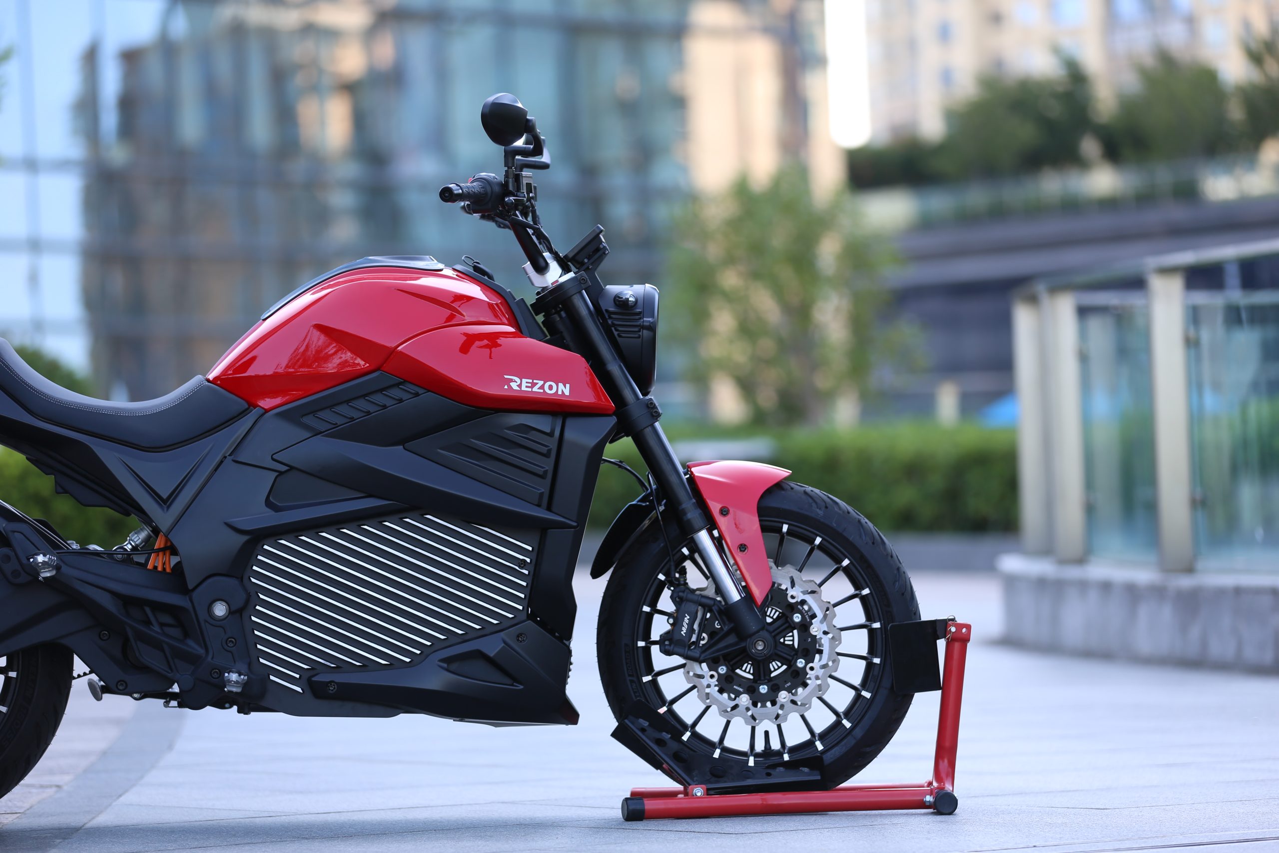 Rezon אופנוע כביש חשמלי, אופנועים חשמליים 2025